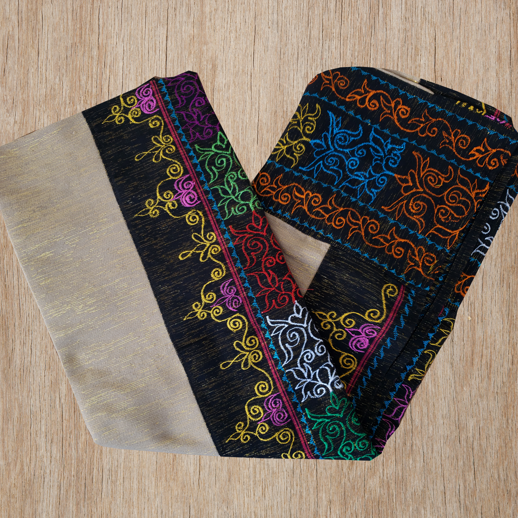 Malong - Maranao | Elle Karayan